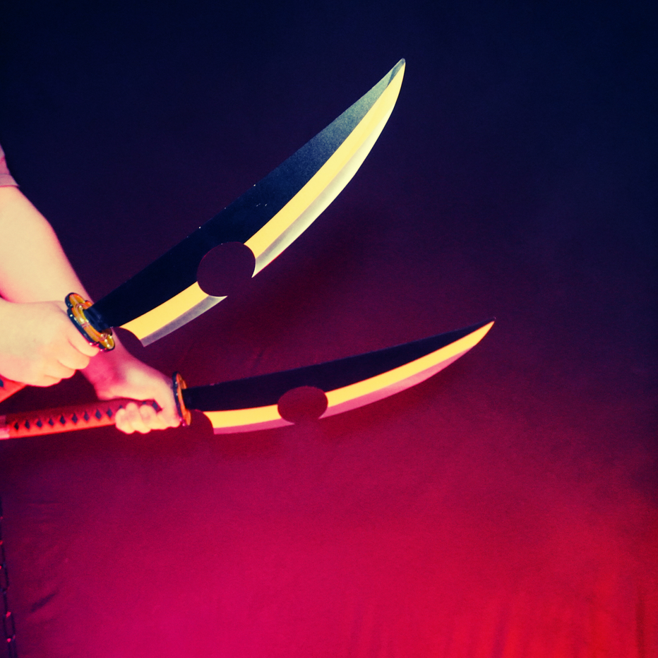 Tengen Uzui's Dual Blades | Demon Slayer (Metal) – Sword Slice